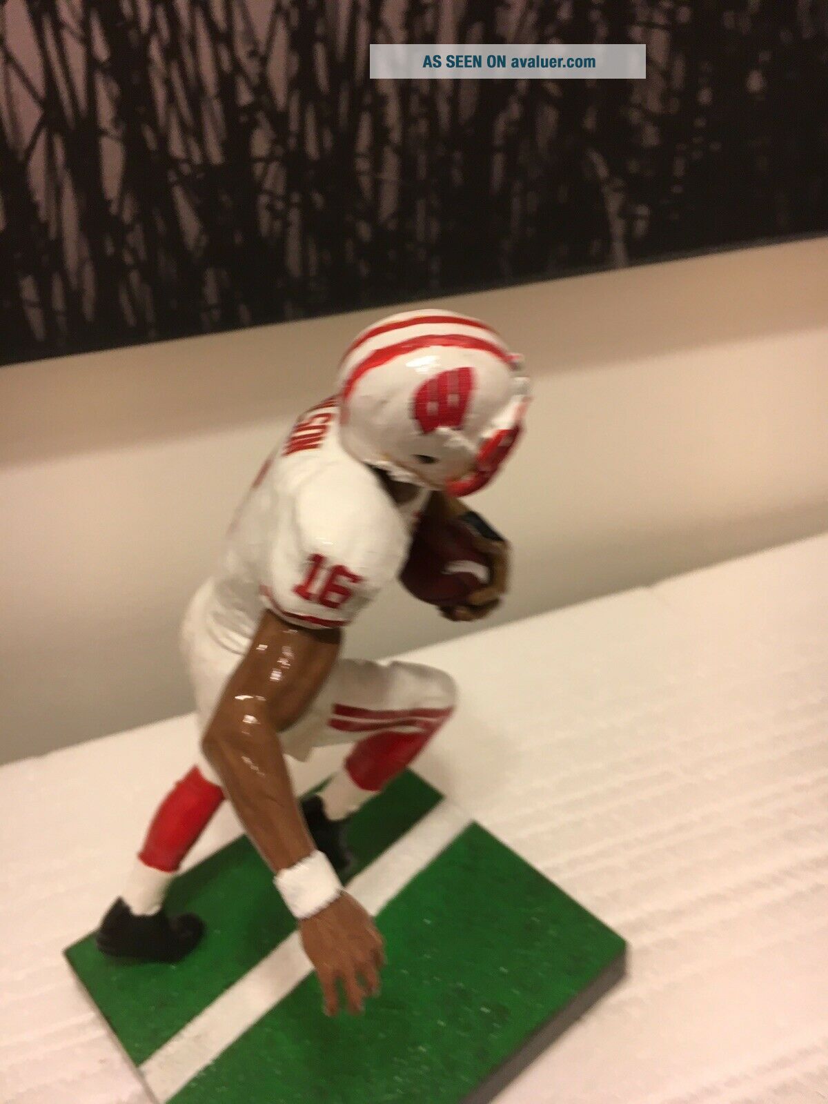 RUSSELL WILSON CUSTOM MCFARLANE FIGURE IN WISCONSIN BADGERS ALL WHITE ...
