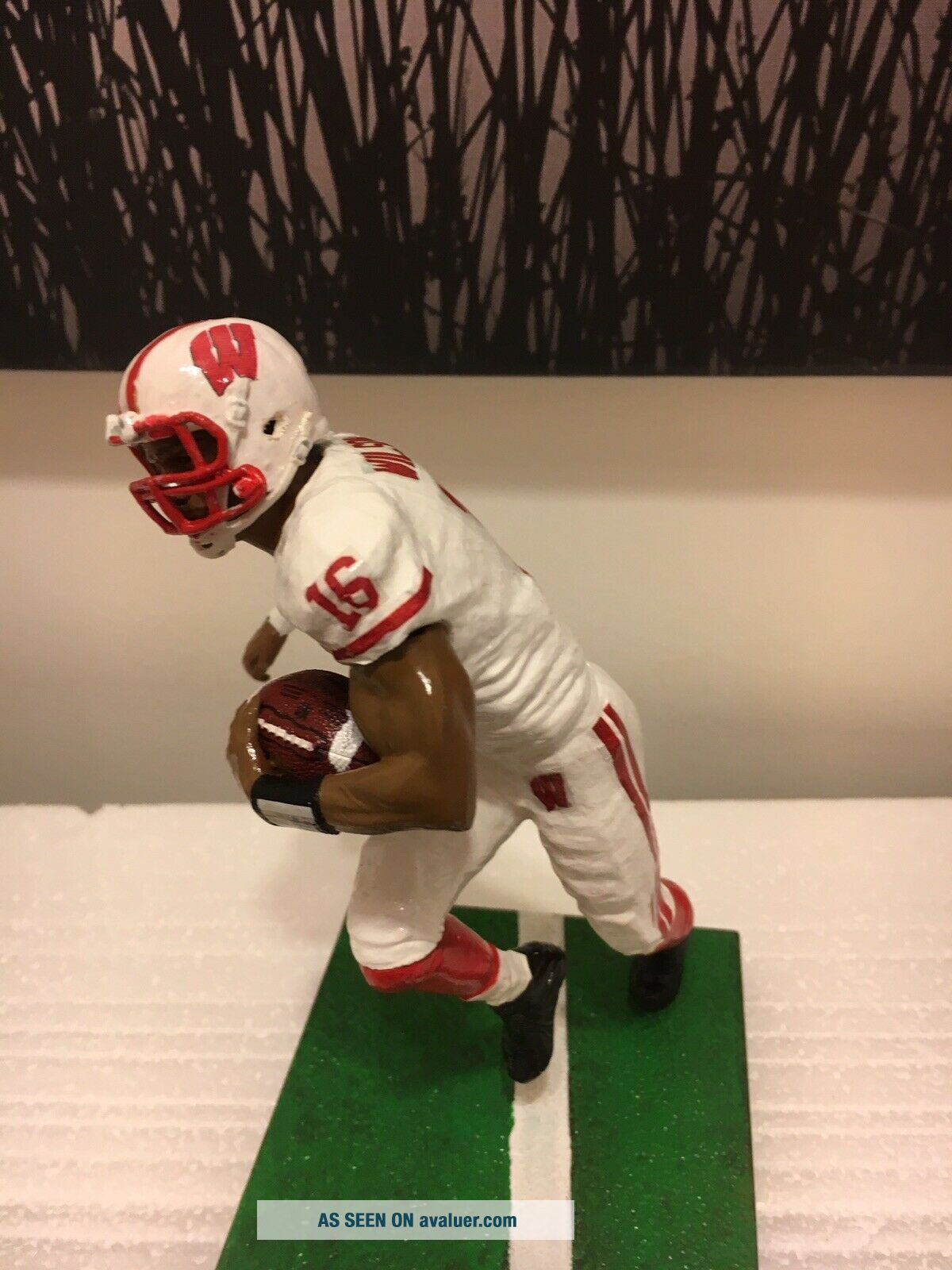 RUSSELL WILSON CUSTOM MCFARLANE FIGURE IN WISCONSIN BADGERS ALL WHITE ...