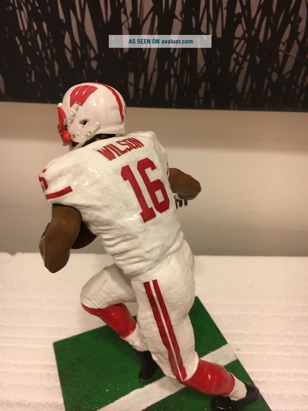 RUSSELL WILSON CUSTOM MCFARLANE FIGURE IN WISCONSIN BADGERS ALL WHITE ...