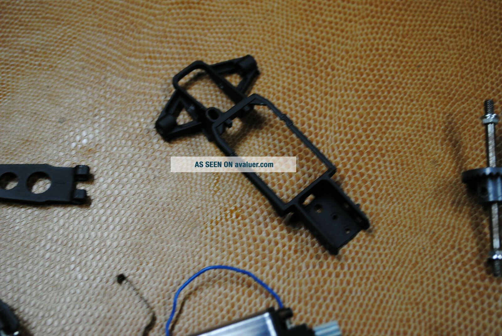COX BLACK IN LINE CHASSIS PARTS 1/24TH | #8757268