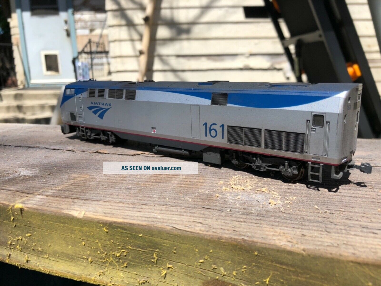 HO Scale Amtrak Model Train W/ Kato Locomotive & 5 Cars | #8769307