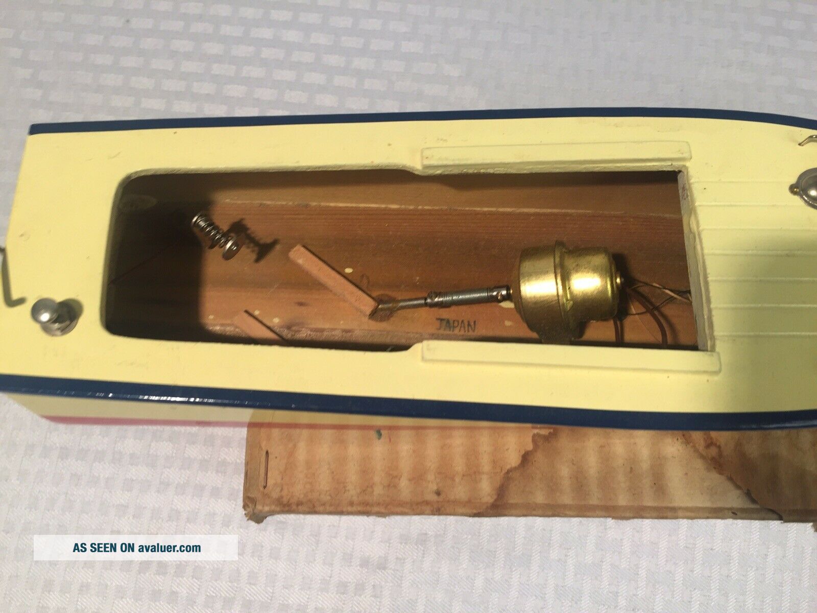NOS TOY BOAT FLEET LINE BATTERY OPERATED BOAT TOY OUTBOARD MOTOR BOAT ...