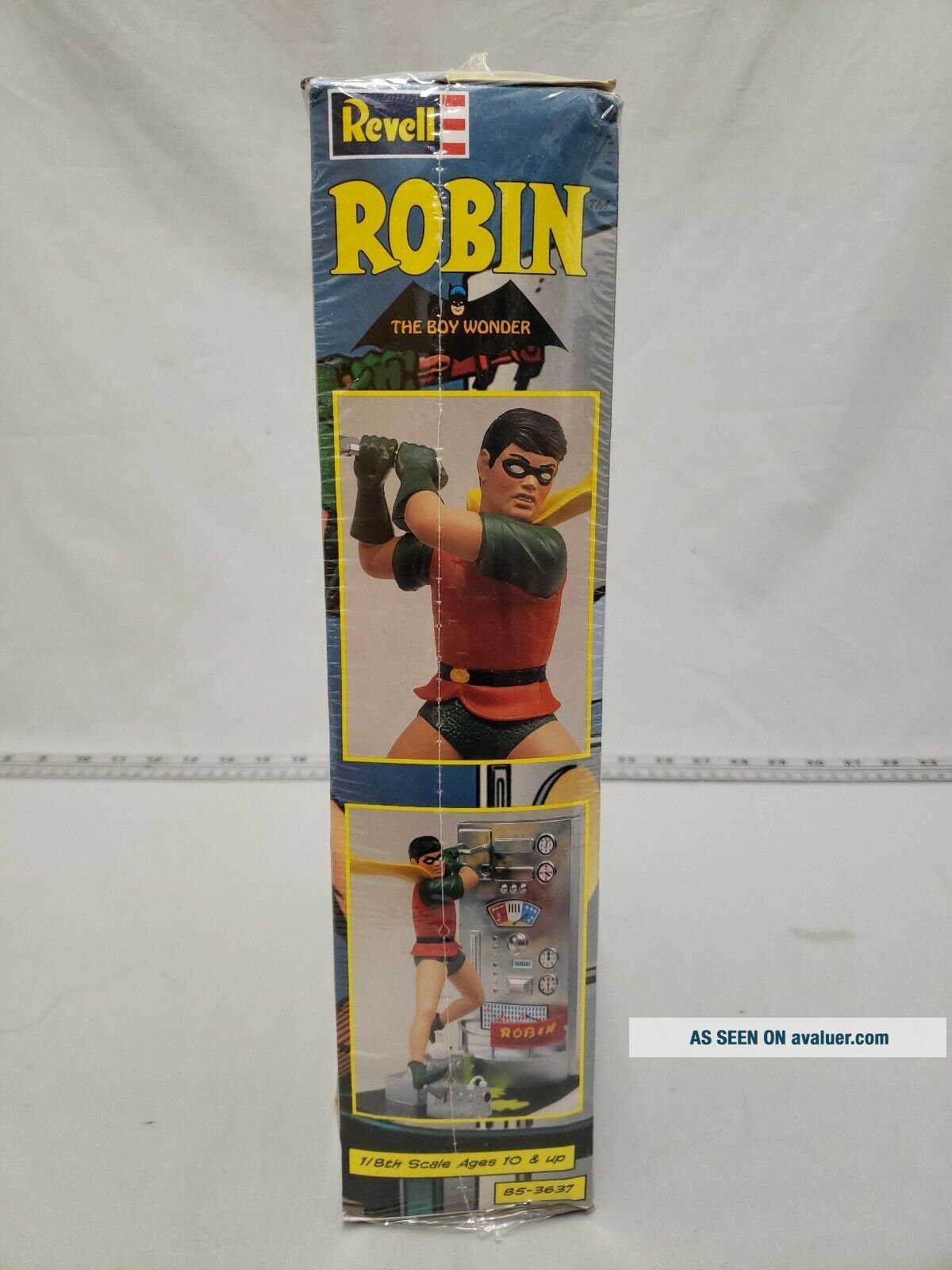 Revell Robin The Boy Wonder 1/8 Scale Plastic Model Kit 1999 | #9002770