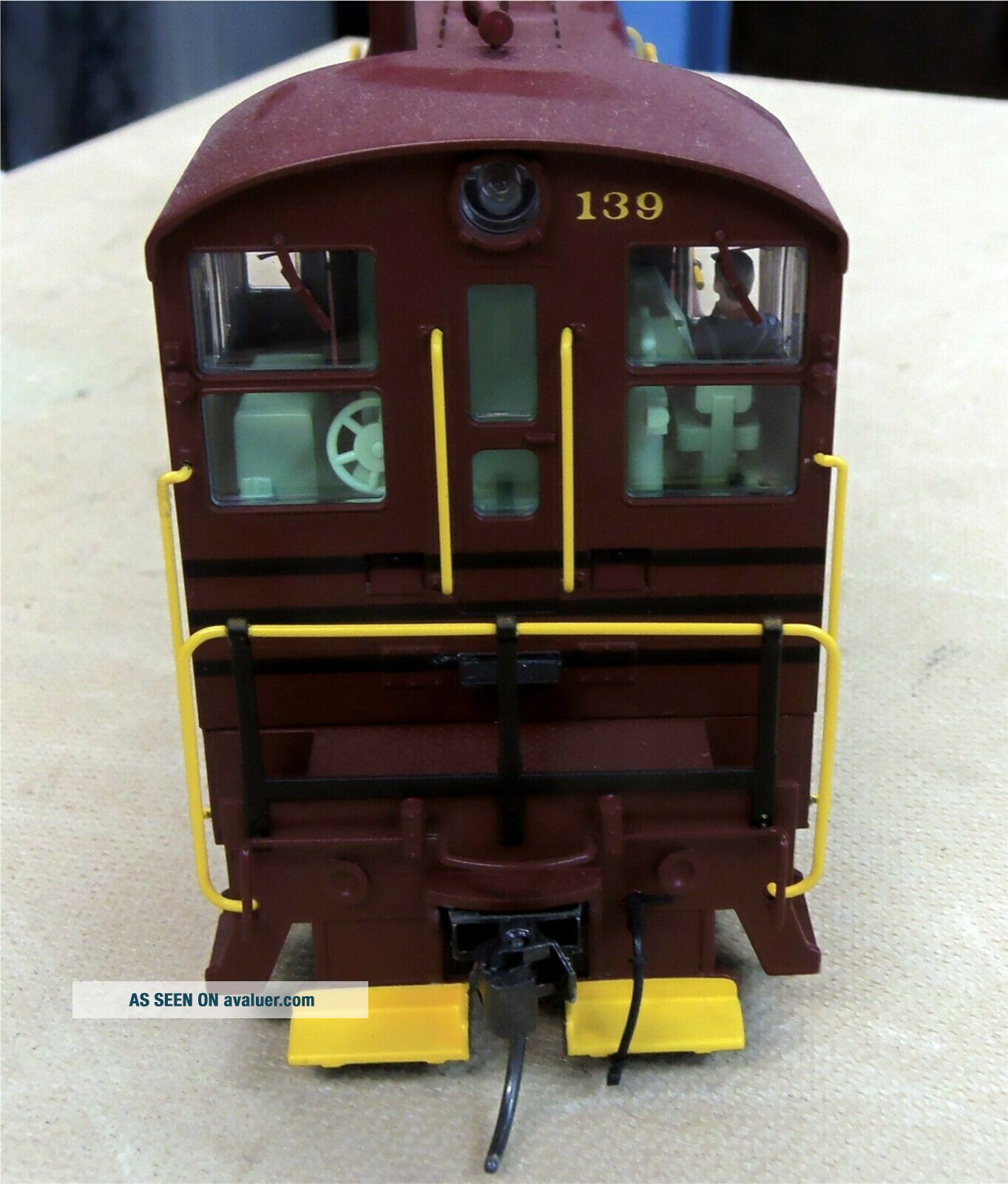 Weaver 2 Rail O Scale VO - 1000 Diesel Locomotive - Lehigh Valley ...