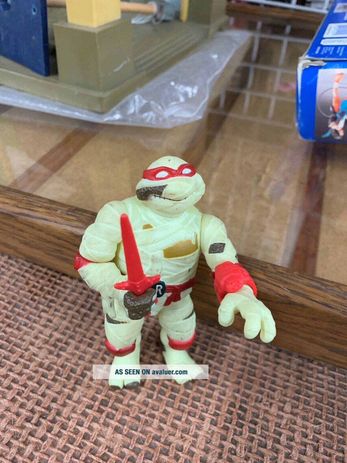 1993 Teenage Mutant Ninja Turtles Raphael The Mummy W/ Sword Glow N ...