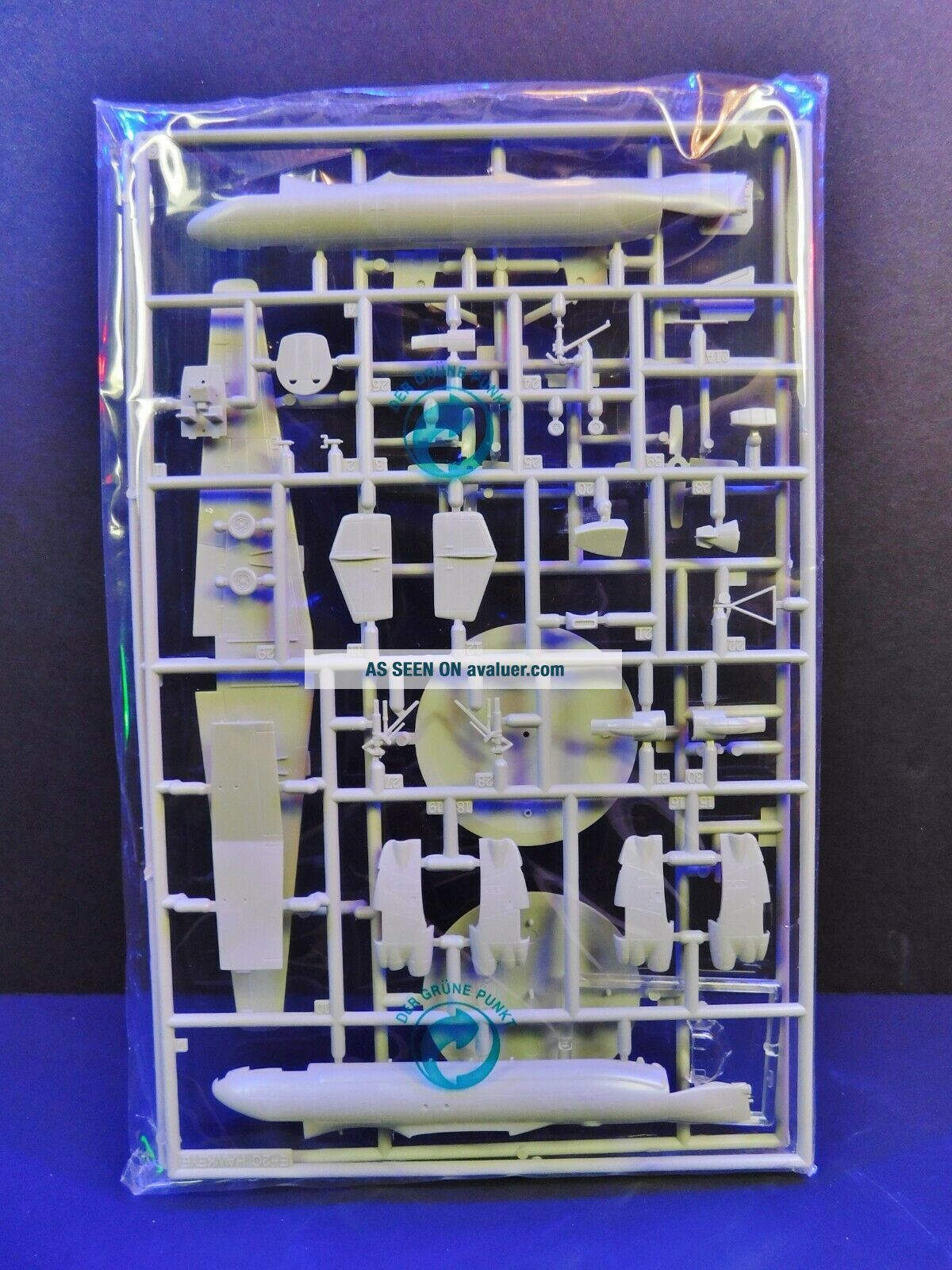 Revell E - 2C Hawkeye 1/144 Scale Model Kit | #9098222