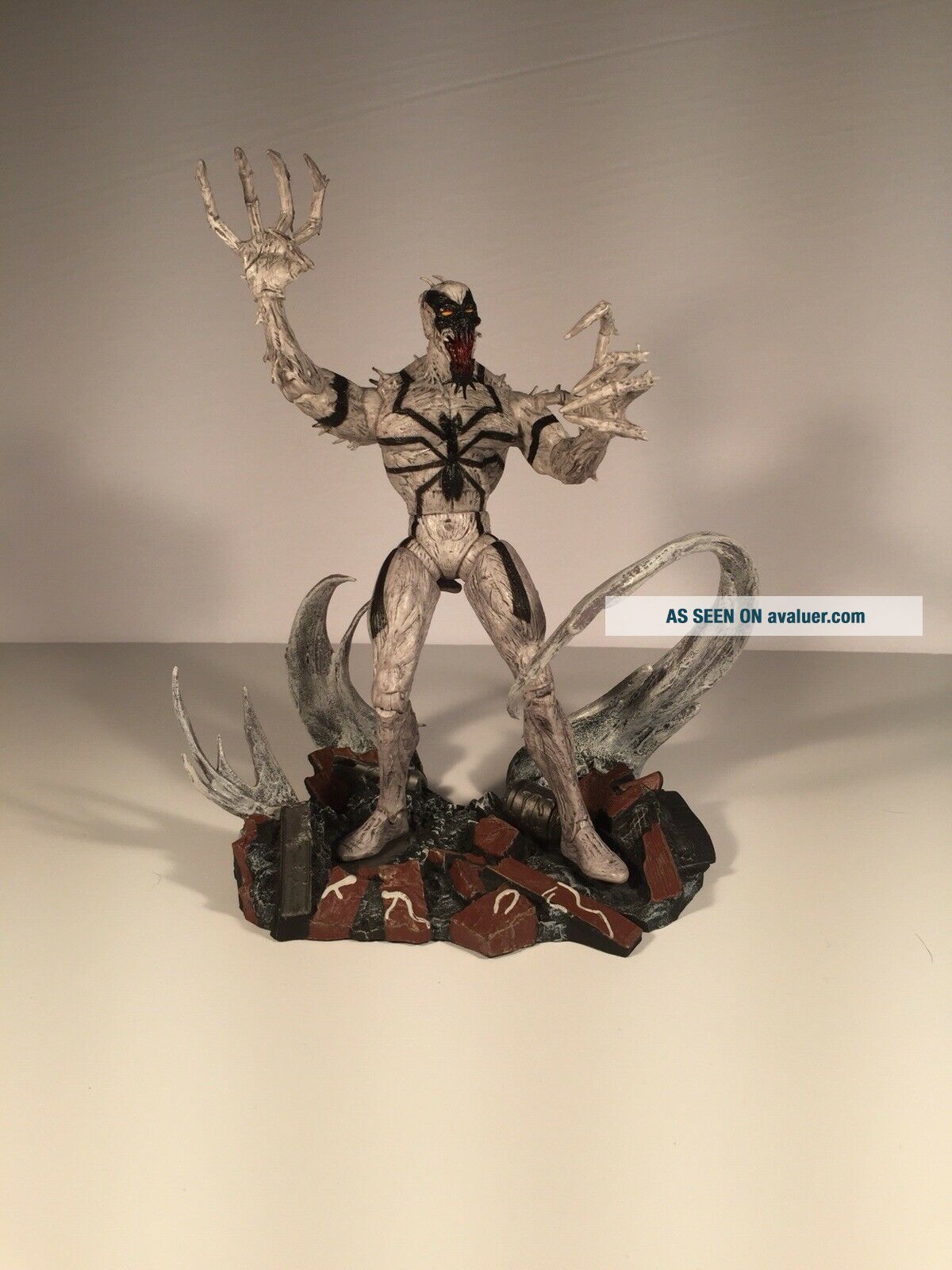 Marvel Legends Diamond Select Anti Venom With Base | #9112427