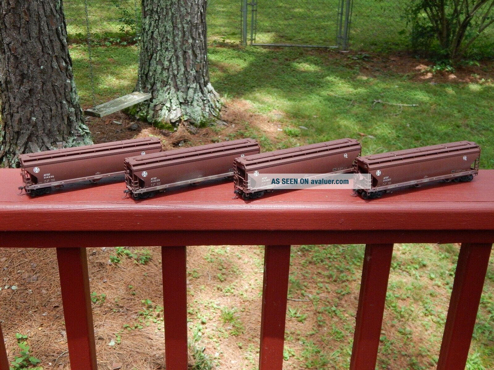 7 Accurail/Walthers Santa Fe " Q " ACF And PS Covered Hoppers Weathered ...