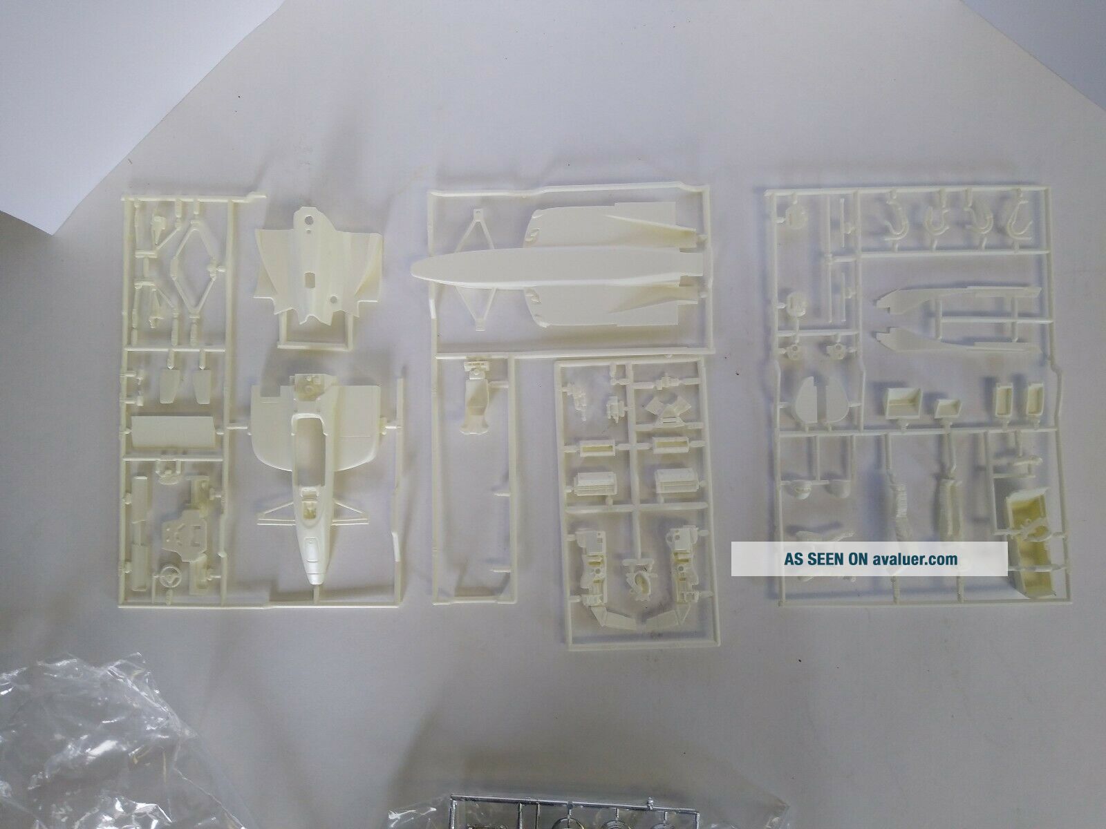 AMT AMWAY SPEEDWAY LOLA COSWORTH INDY CAR 1/25 SCALE MODEL KIT | #9157177