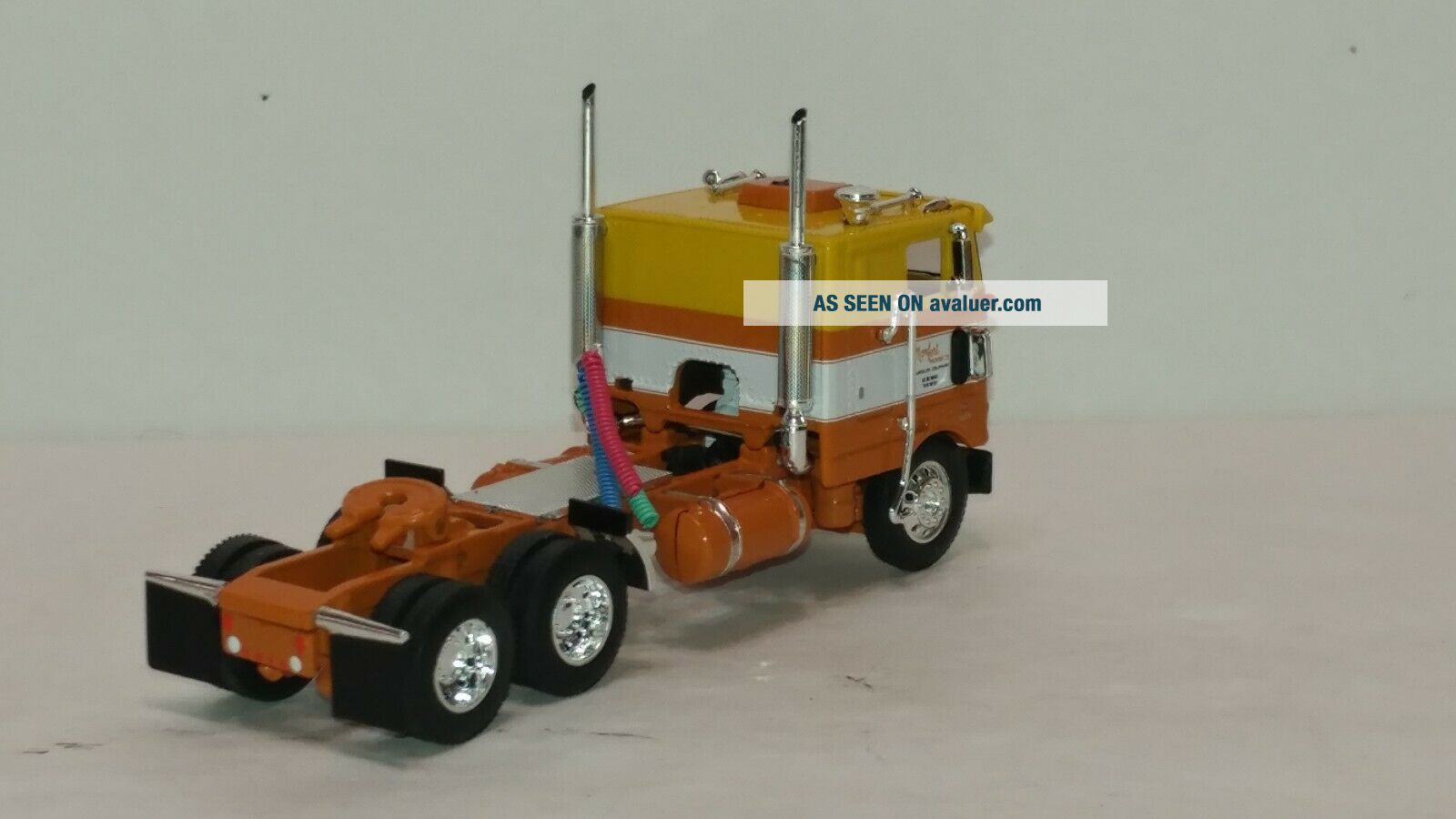 DCP 1/64 Peterbilt 352 Cab Over Tractor No Box | #9192124