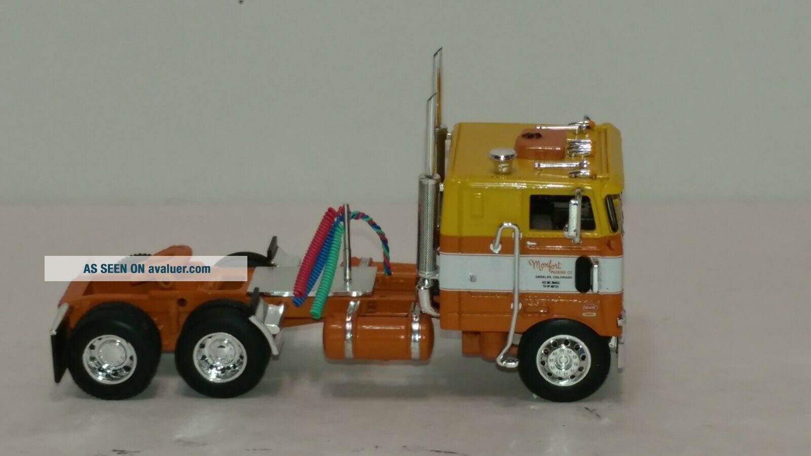 DCP 1/64 Peterbilt 352 Cab Over Tractor No Box | #9192124
