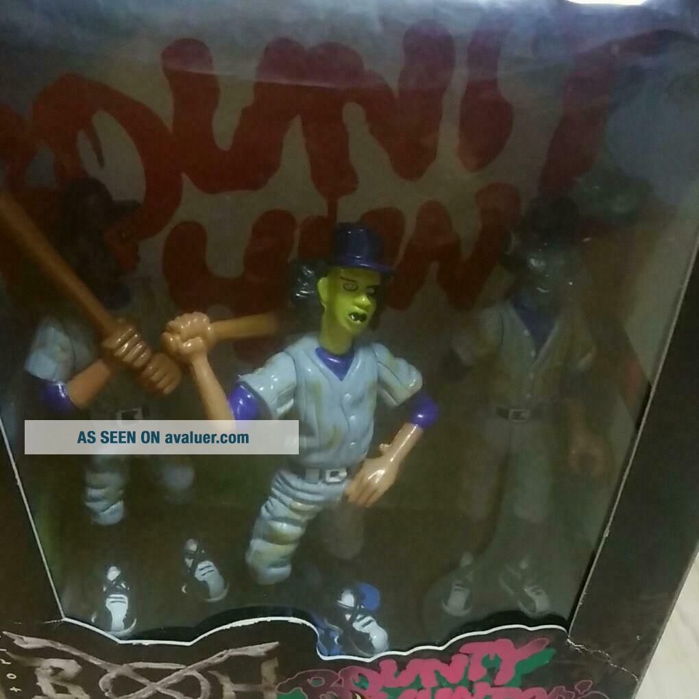 THE WARRIORS BOUNTY HUNTERS BASEBALL FURIES MEZCO FIGURES Tracking ...