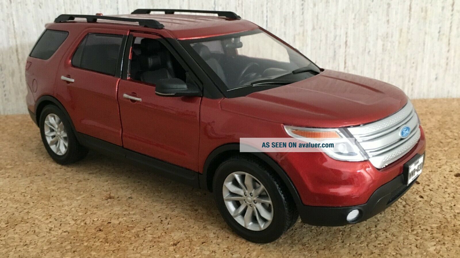 1:18 Scale 2015 Ford Explorer (Civilian Version) Diecast By Maisto ...