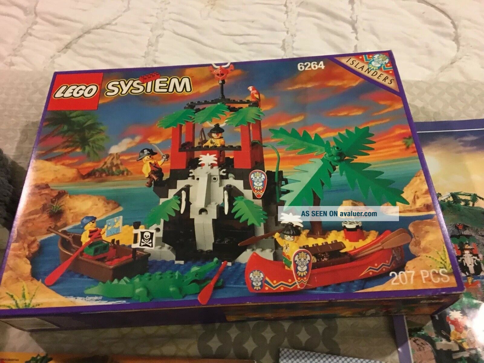Lego 6264 Pirates Forbidden Cove Islanders 1994 Islander W/Instructions ...