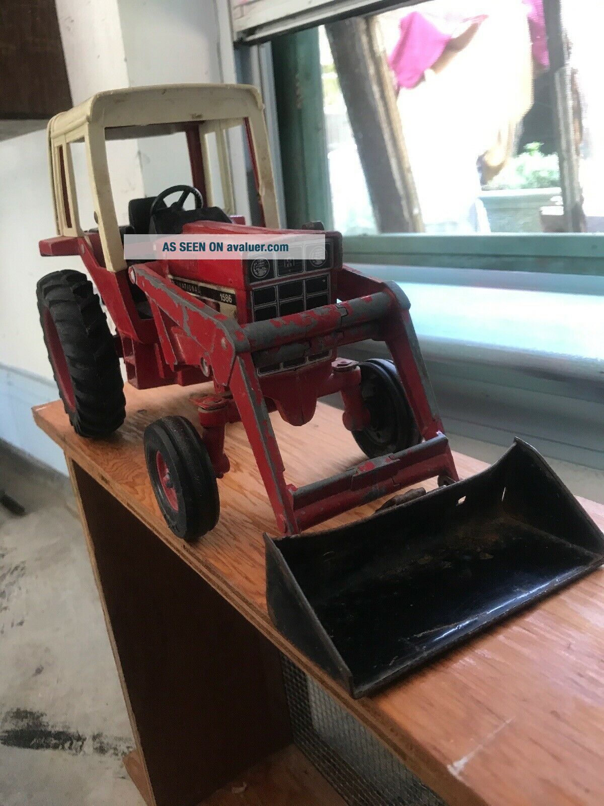 VTG ERTL 1/16 SCALE IH INTERNATIONAL HARVESTER 1586 TRACTOR WITH FRONT ...