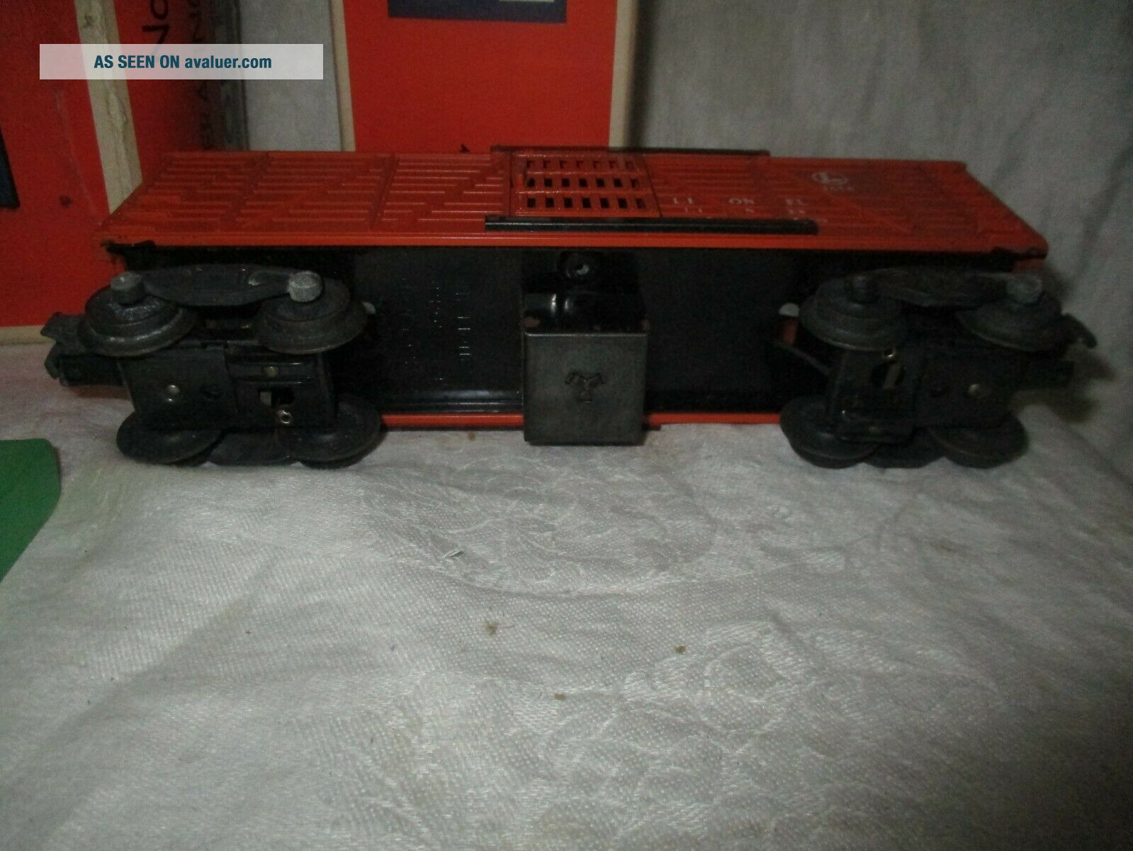 Lionel 3656 Operating Cattle Car With Platform W Boxes Postwar Railway ...