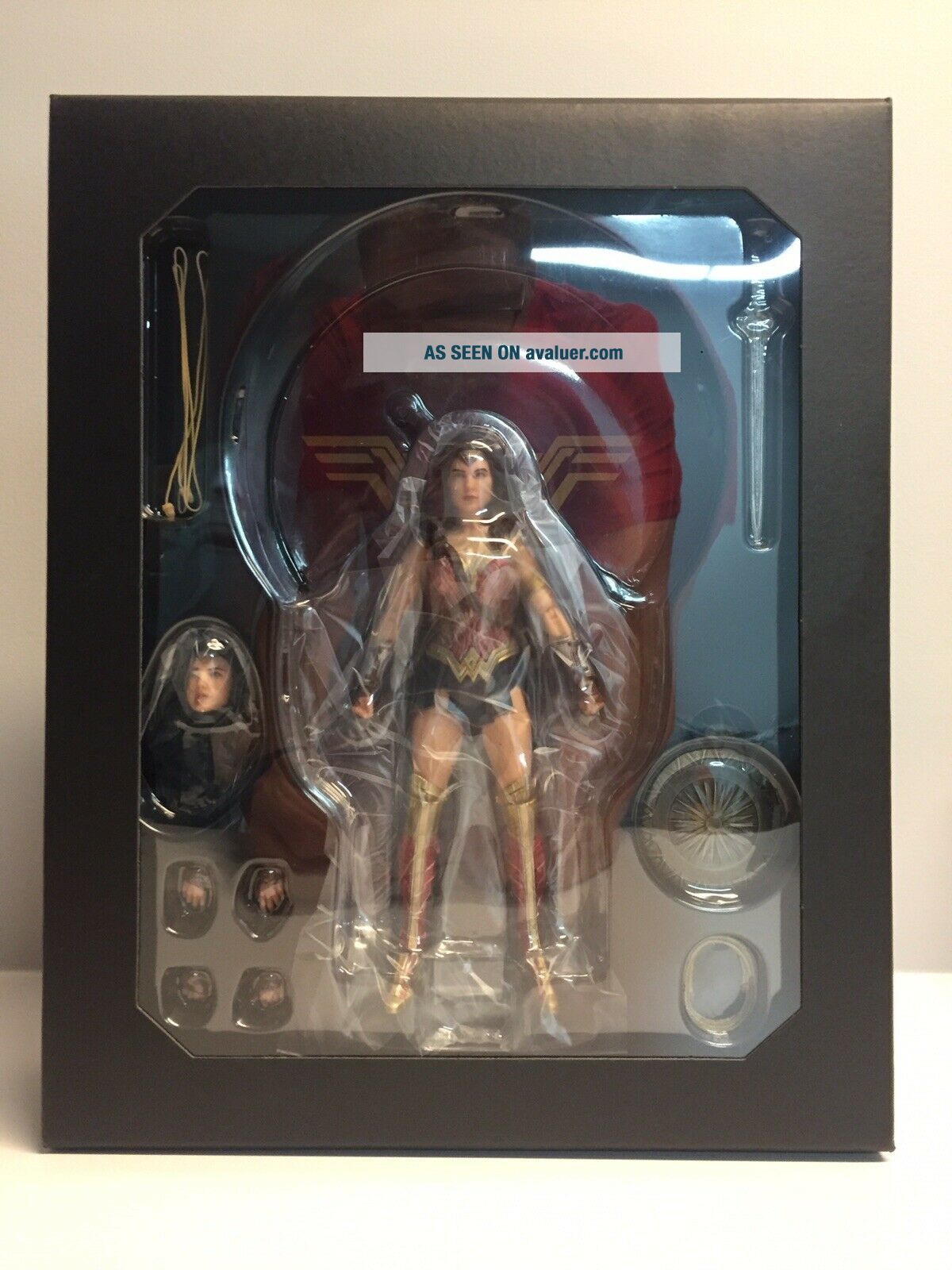 Wonder Woman Justice League Mezco One:12 Collective Scale Gal Gadot DC ...