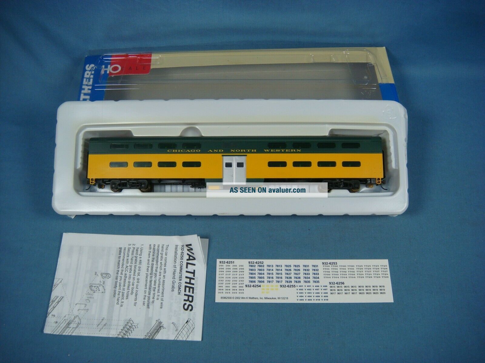 HO Walthers Chicago & North Western C&NW PS DD Commuter Coach Car ...