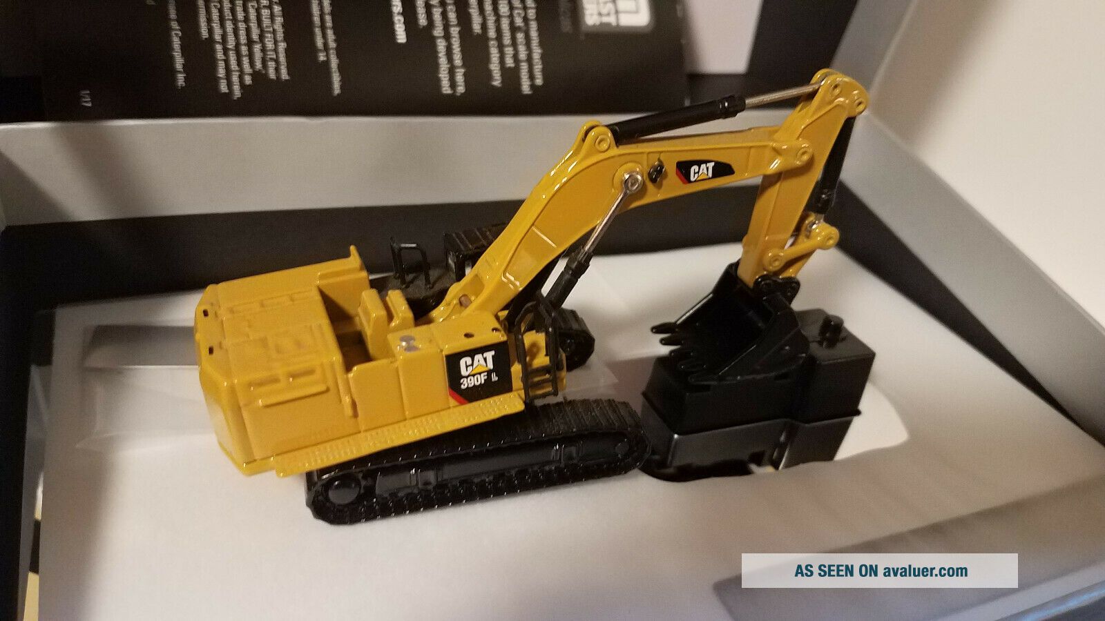 1/125 Diecast Masters Cat 390F L Hydraulic Excavator | #9553331