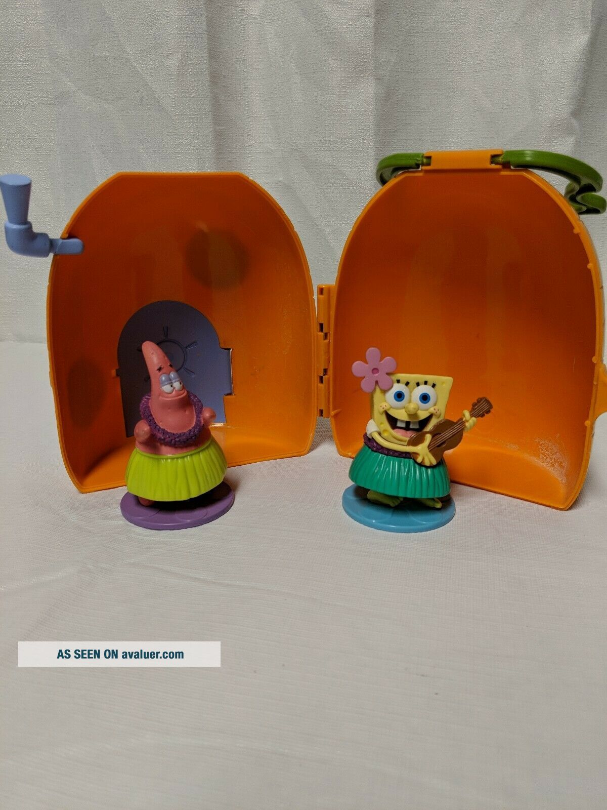 SpongeBob Squarepants Pineapple House With SpongeBob And Patrick ...