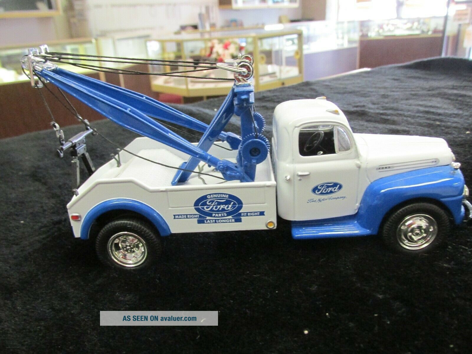 First Gear Die Cast FORD Tow Truck 2009 1:34 Scale 1951 FORD Tow Truck ...