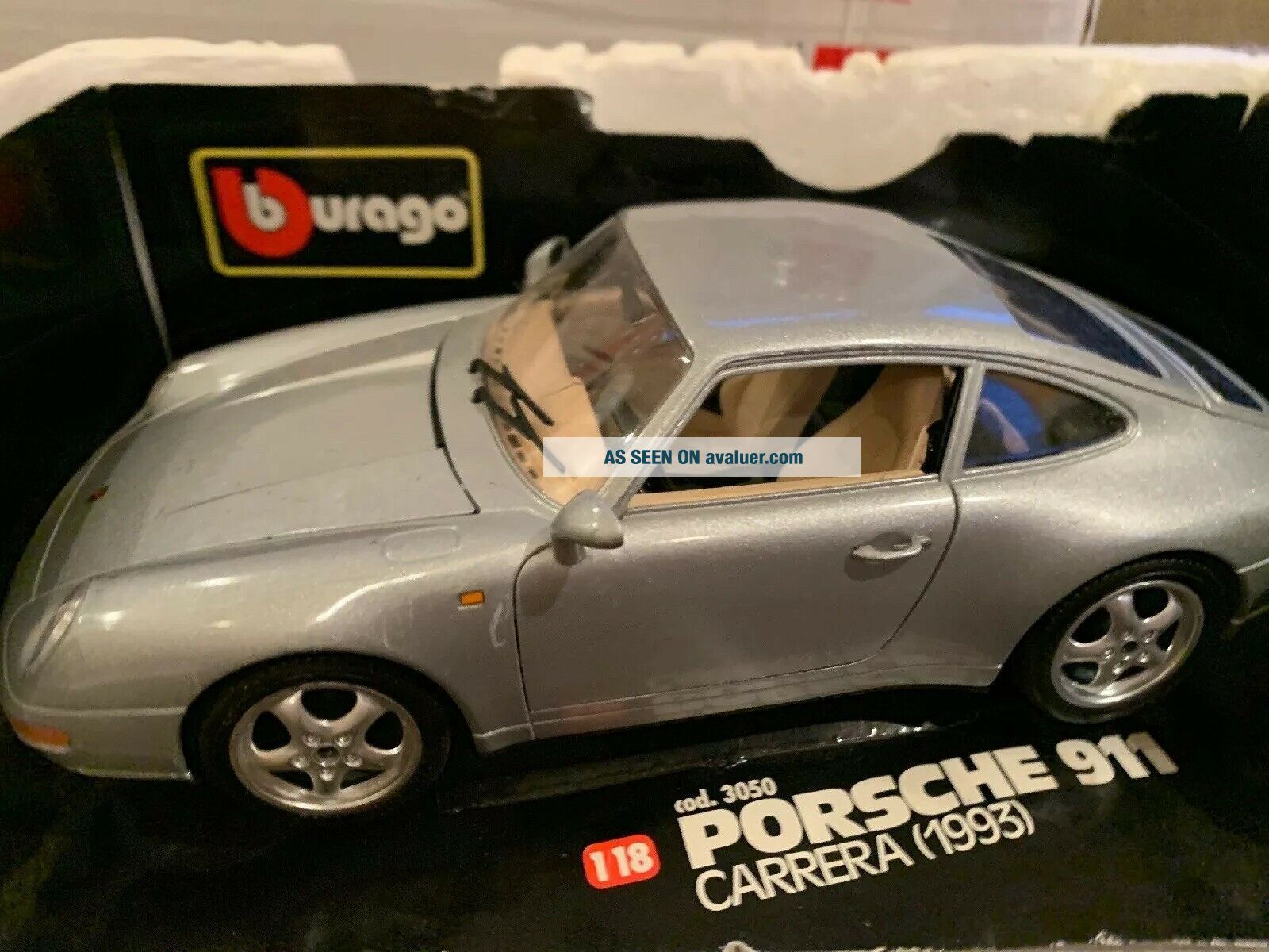 Burago 1993 Porsche Carrera 911 1:18 Scale | #9819680