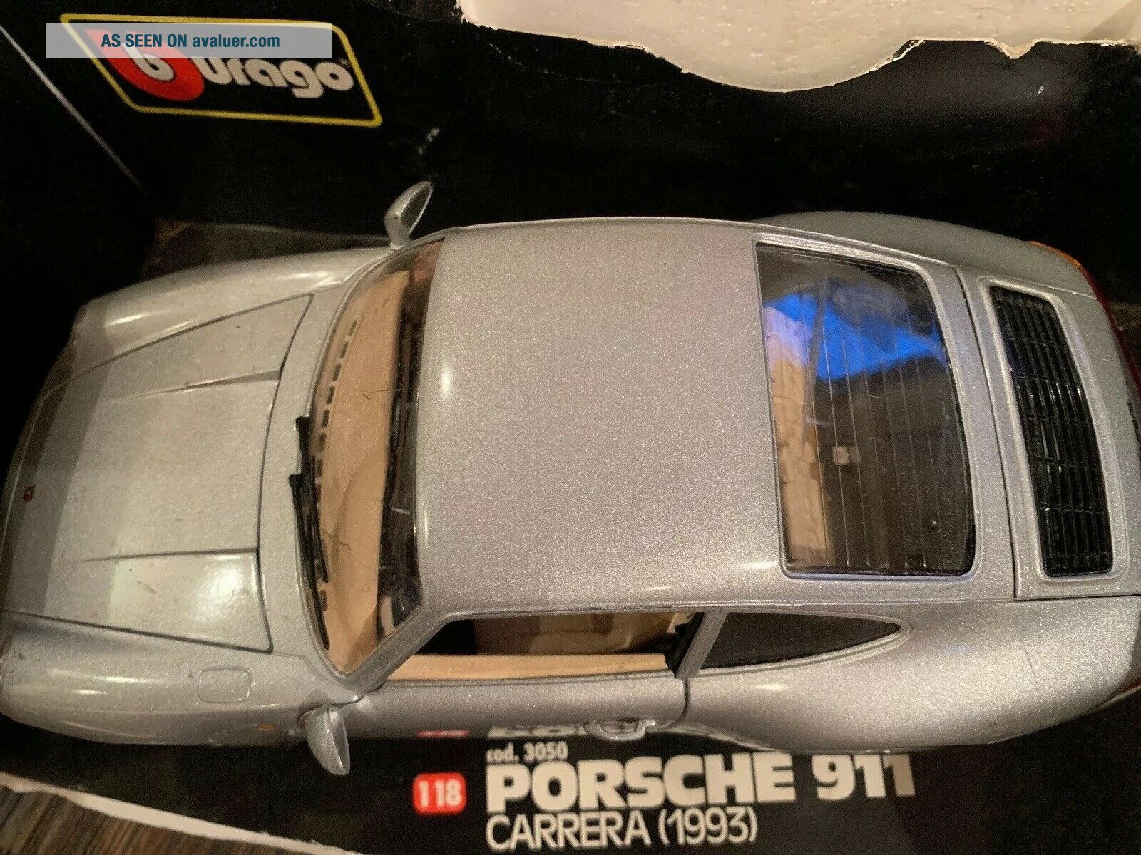 Burago 1993 Porsche Carrera 911 1:18 Scale | #9819680