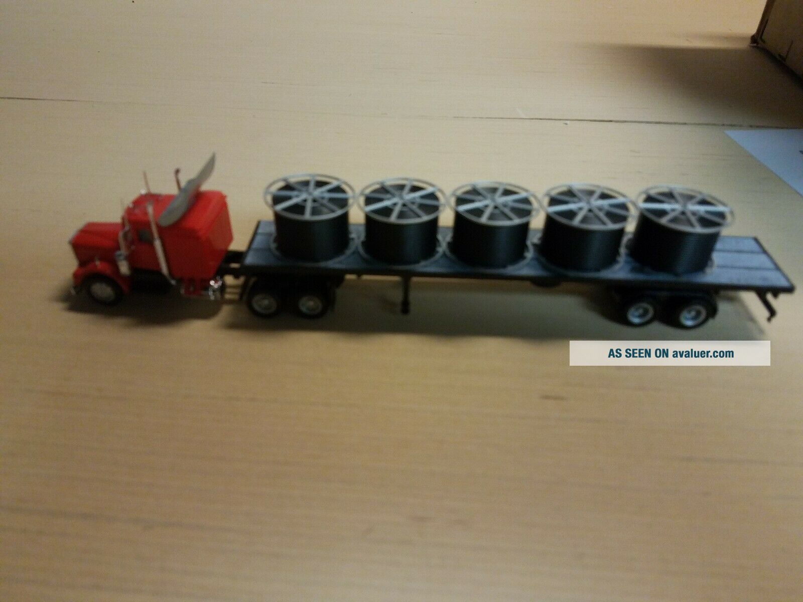 1:87 Scale Flat Bed Tractor Trailer With Coil Load | #9834547
