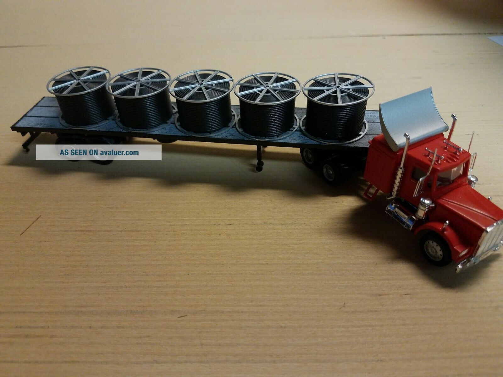 1:87 Scale Flat Bed Tractor Trailer With Coil Load | #9834547