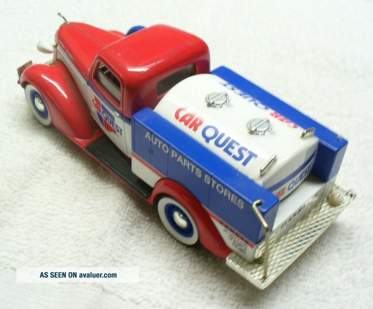 LIBERTY Classics 1/24 Diecast White/Red 1936 Dodge Truck - Car Quest ...