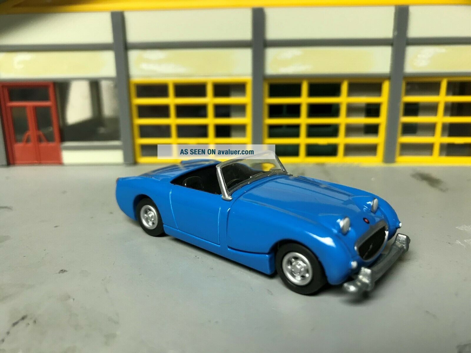 1/64 Austin - Healy Sprite In Blue With Black Int With Steel Wheels ...