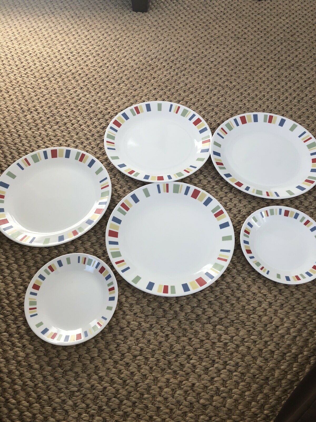 Set Of 4 Corelle Memphis Pattern Dinner Plates And 2 Bread Butter ...