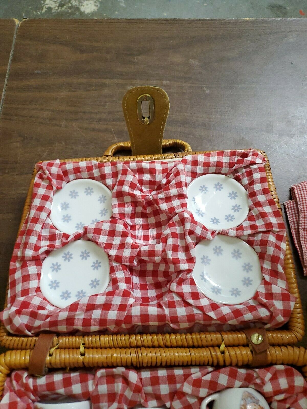 Schylling Raggedy Ann And Andy China Tea Set 12pc Set With Basket ...